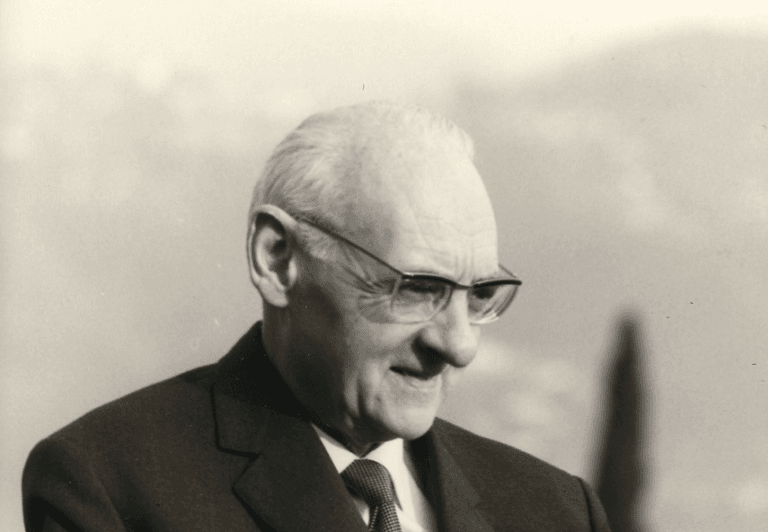 Maria em h. u. von balthasar — estética teológica e mariologia trinitária